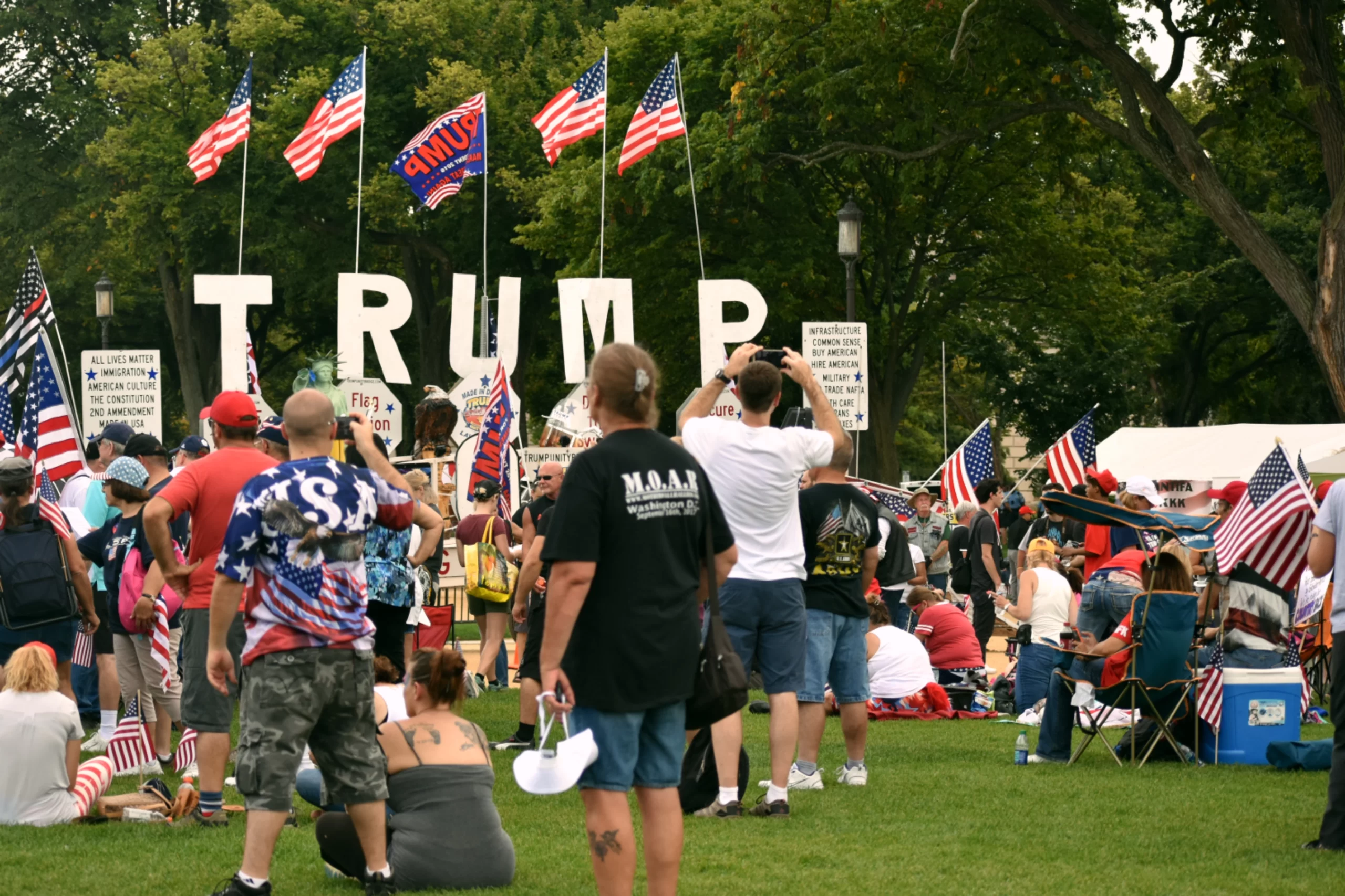 How can social and cultural infrastructure curb populism? - Bennett ...